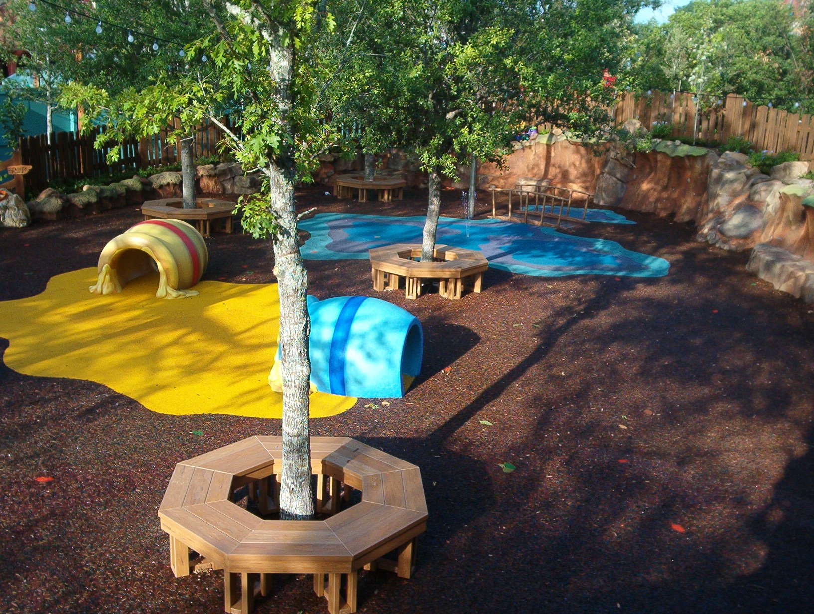 Bonded Rubber Mulch | Rubber Designs